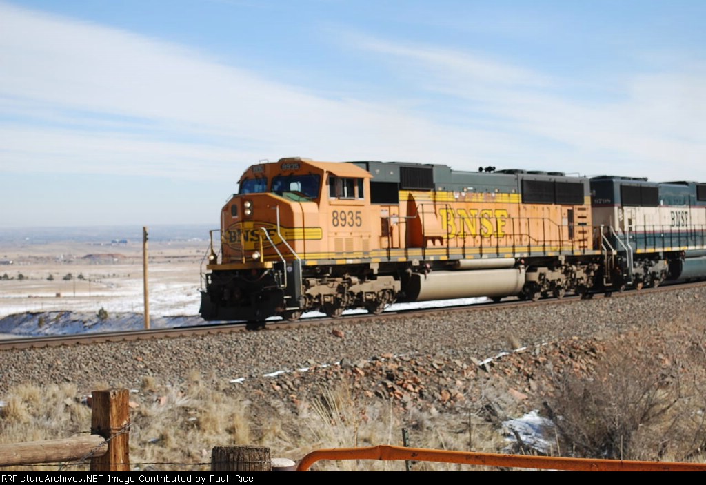 BNSF 8935